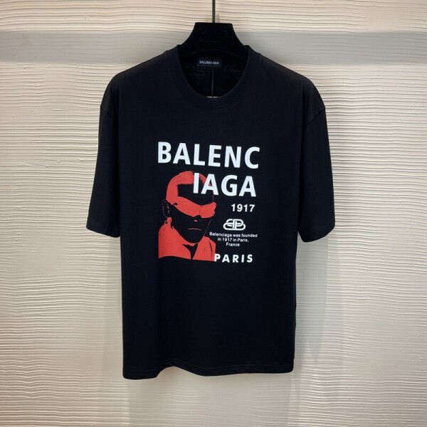 파리시가 BALENCIAGA 트렌디한 디자인 감각 프린트 캐주얼 반팔 남여공용 - 위핑