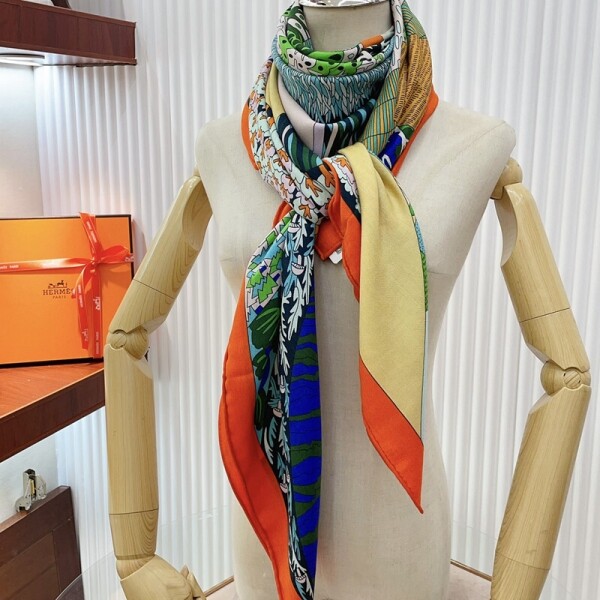 에르메스 Hermès 양면 톤온톤 디자인 스카프 140*140cm - 위핑