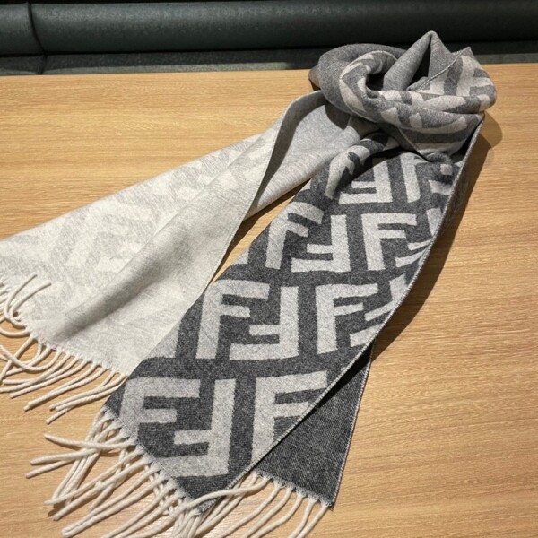 펜디 FENDI 리버서블 프린지 머플러 35*190cm - 위핑