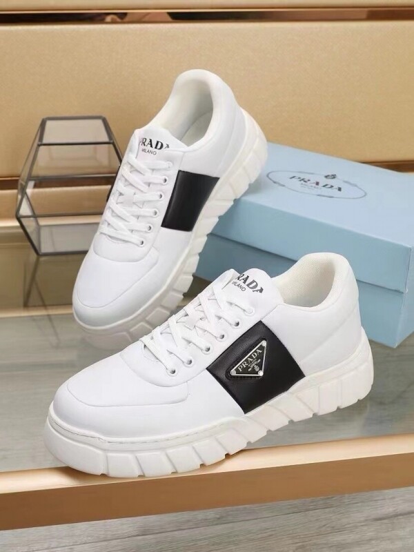 프라다 Prada 남성 로우 스니커즈 블랙핑