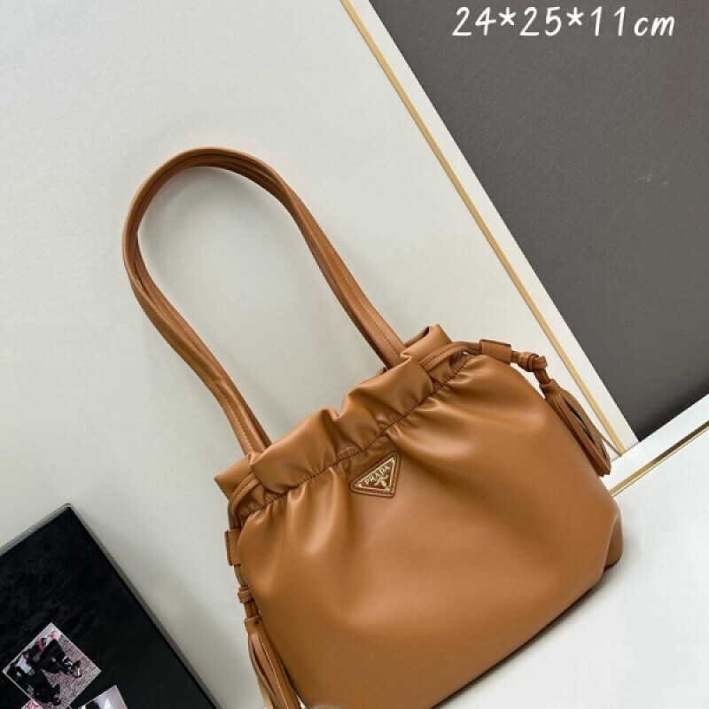 프라다 PRADA 클래식 삼각로고 스트링 복주머니백 숄더백 24x25x11cm - 위핑