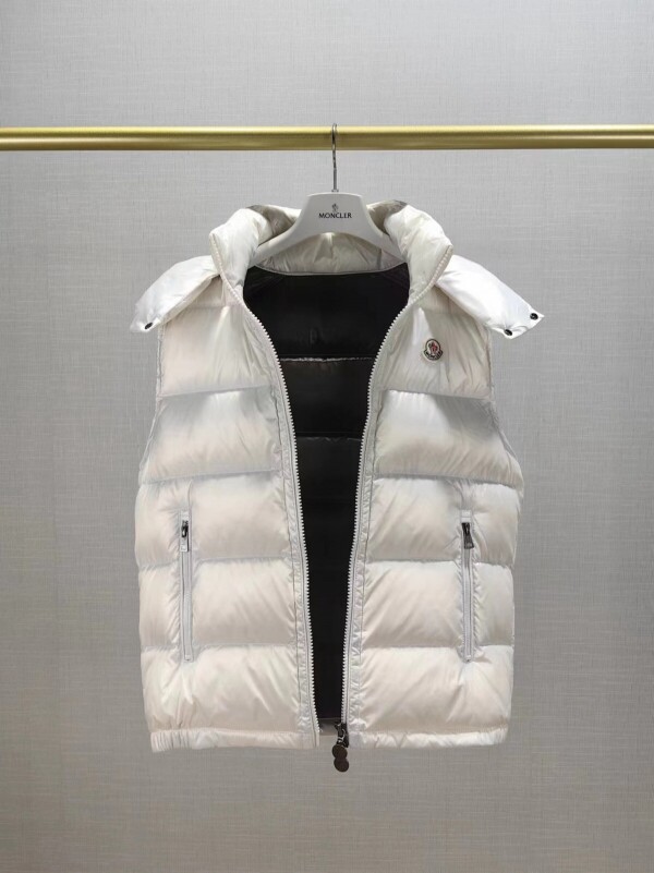 몽클레르 MONCLER 클래식한 로고 캐주얼 스타일 패딩 베스트 남녀공용 - 위핑