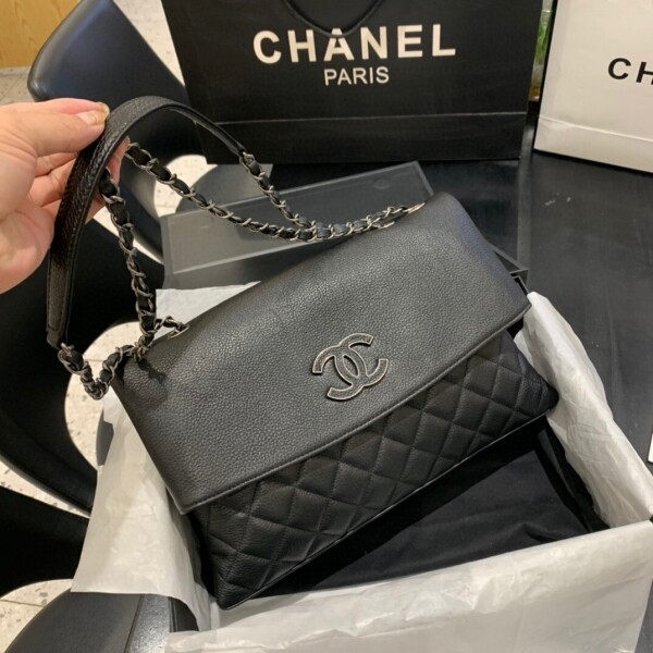 샤넬 CHANEL 클래식 빈티지 더블 C 숄더백 32X7.5X19CM - 위핑