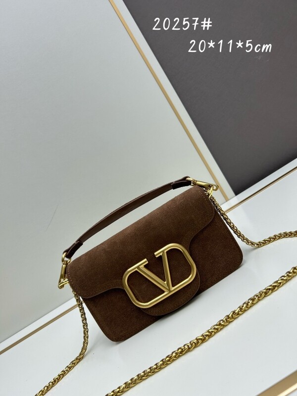 발렌티노 Valentino 클래식 모던 스크럽 체인 숄더 크로스백 - 위핑