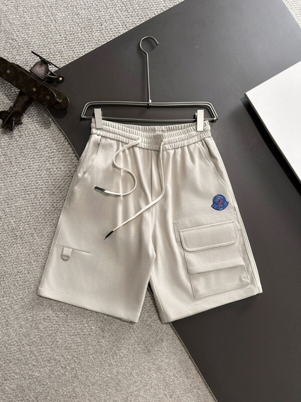 몽클레르 MONCLER 클래식하고 트렌디한 캐주얼 스포츠 반바지 - 위핑