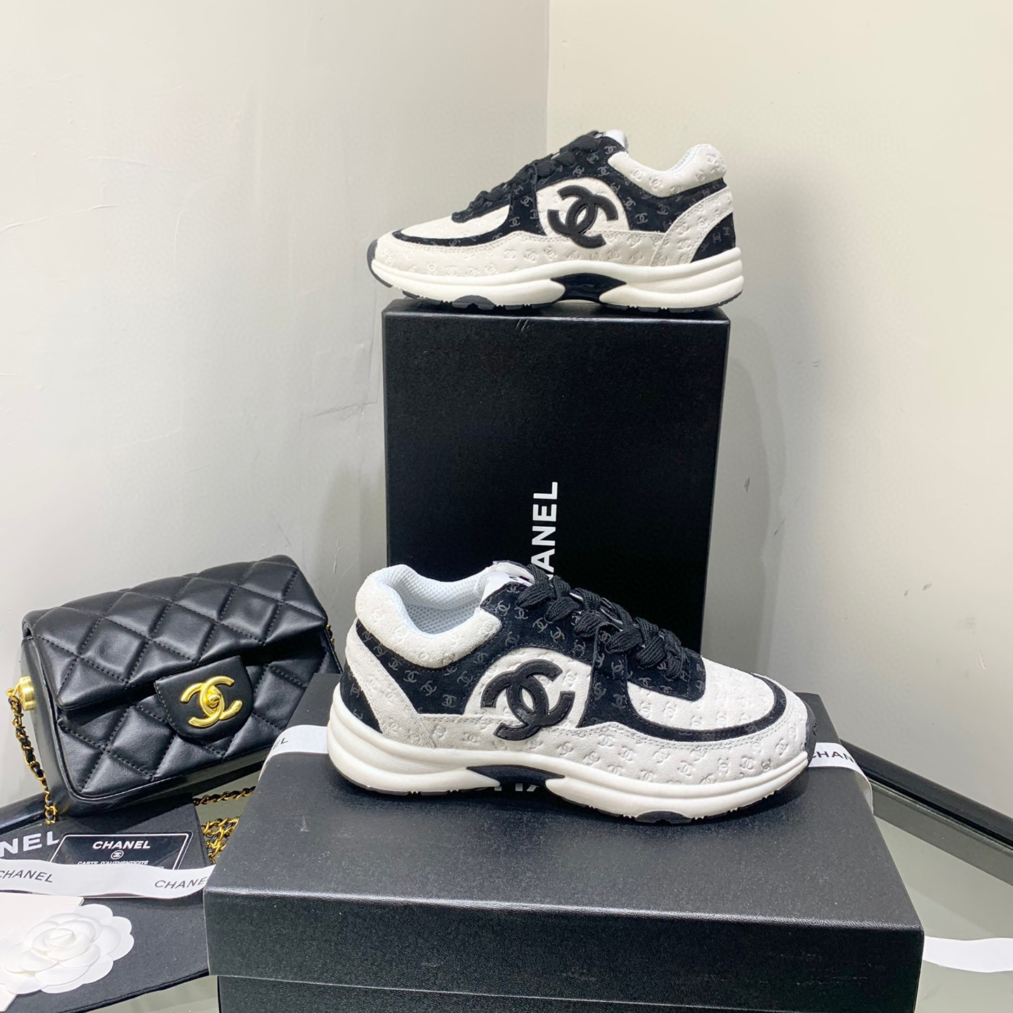 샤넬 Chanel 커플 캐주얼 슈즈 - 위핑